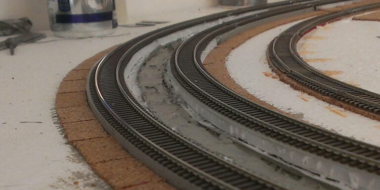 How to Realistically Ballast Your Track – The Model Railroad Benchwork ...