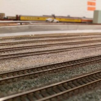How to Realistically Ballast Your Track – The Model Railroad Benchwork ...