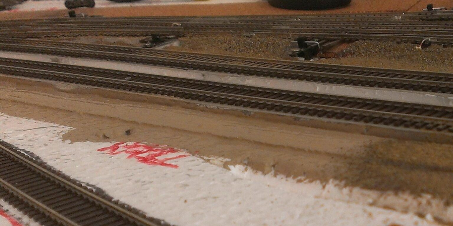 How to Realistically Ballast Your Track – The Model Railroad Benchwork ...