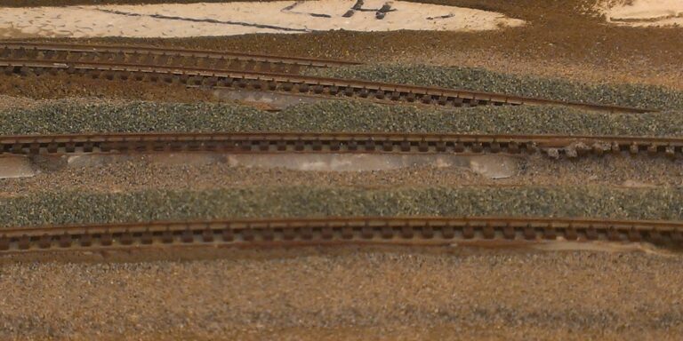 How to Realistically Ballast Your Track – The Model Railroad Benchwork ...