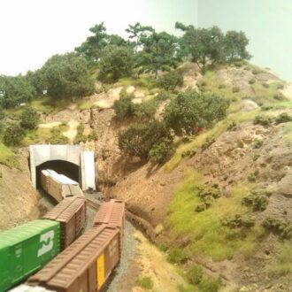 How To Make Model Train Mountain Scenery – The Model Railroad Benchwork ...